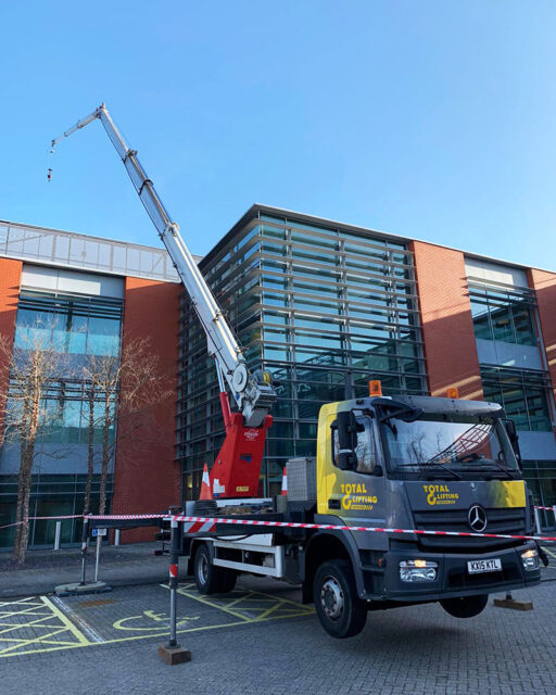 Air Conditioning Lifting with Mobile Cranes | Total Lifting